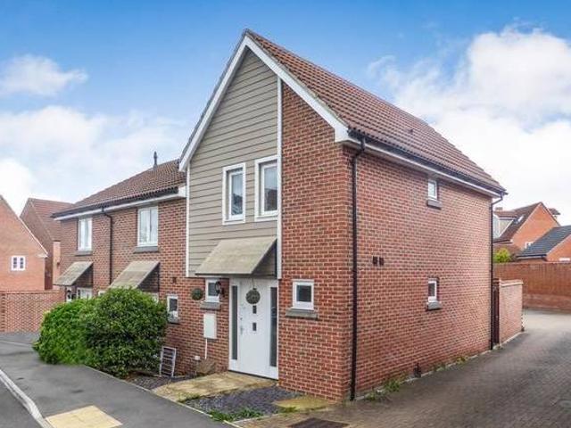3 bedroom end of terrace house for rent in Marnel Park RG24