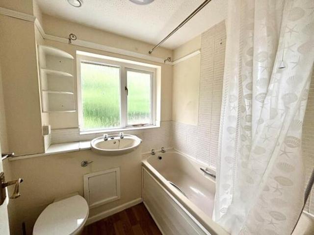 3 bedroom end of terrace house for rent in Meadowbrook Close, EX4