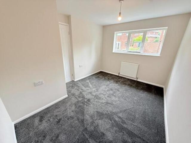 3 bedroom end of terrace house for rent in Melrose Grove, Horsforth, LS18