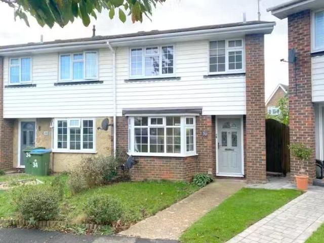 3 bedroom end of terrace house for rent in Merryfield Crescent.