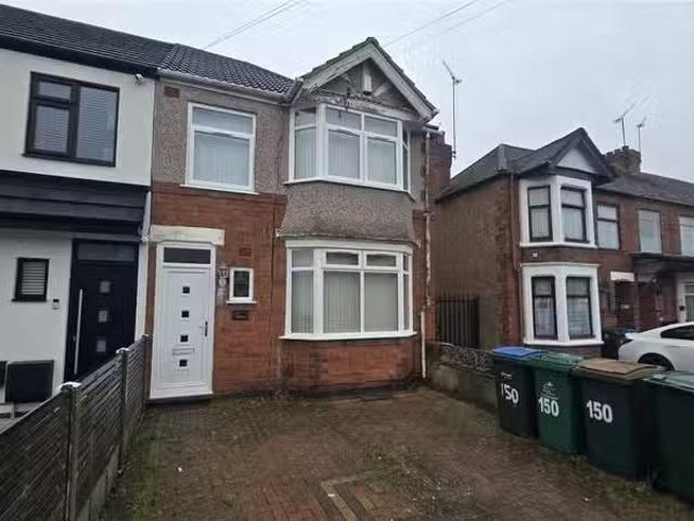 3 bedroom end of terrace house for rent in Middlemarch Road, R.