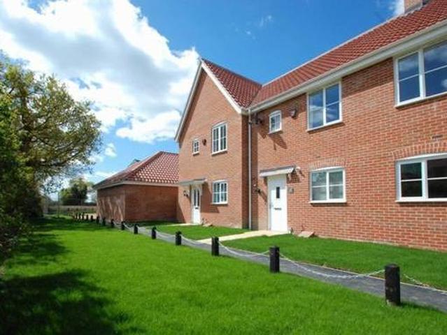 3 bedroom end of terrace house for rent in Minnow Way Mulbarton NR14