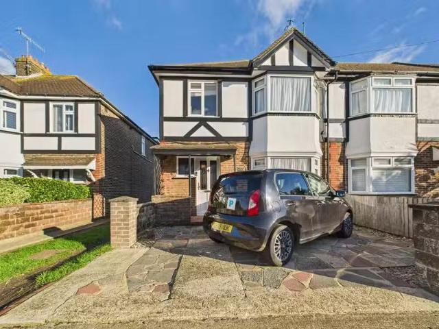 3 bedroom end of terrace house for rent in Normandy Road, Wort.
