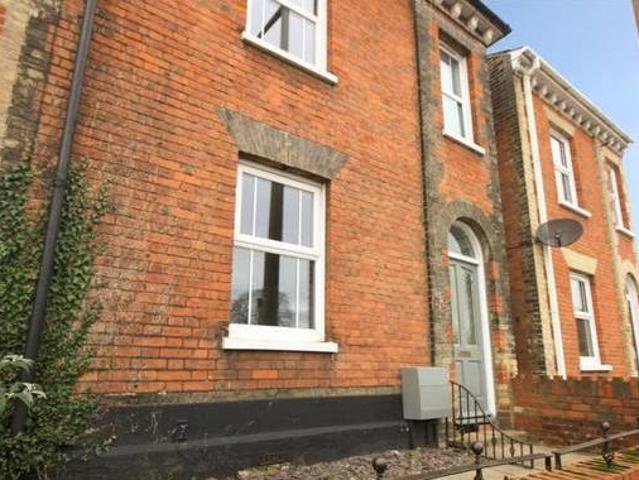 3 bedroom end of terrace house for rent in North Station Road Colchester CO1