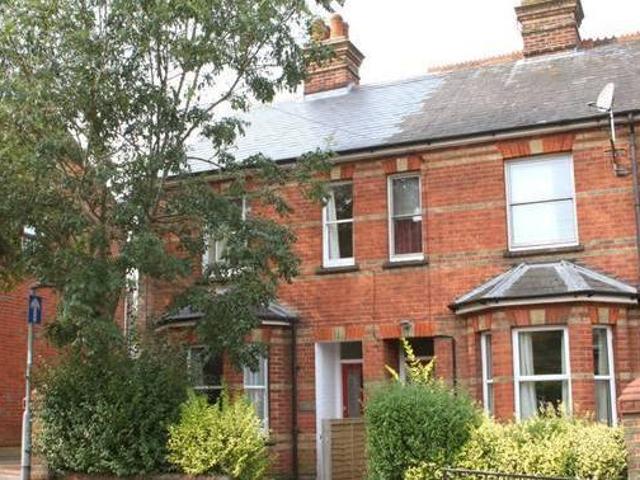 3 bedroom end of terrace house for rent in New Road Basingstoke RG21