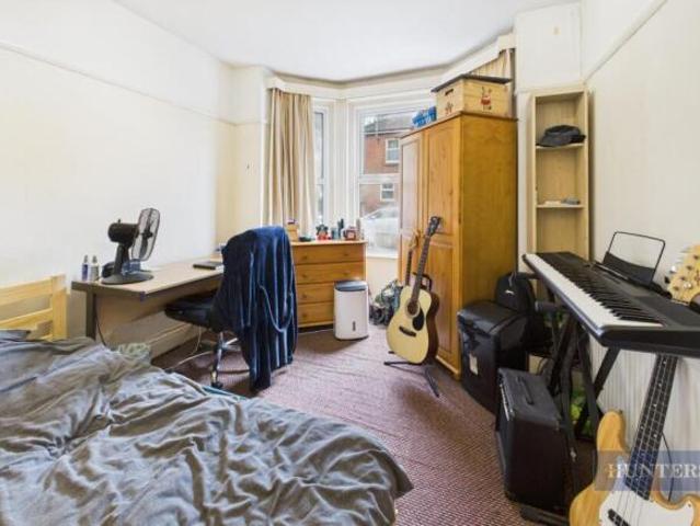 3 bedroom end of terrace house for rent in Newcombe Road, Southampton, SO15