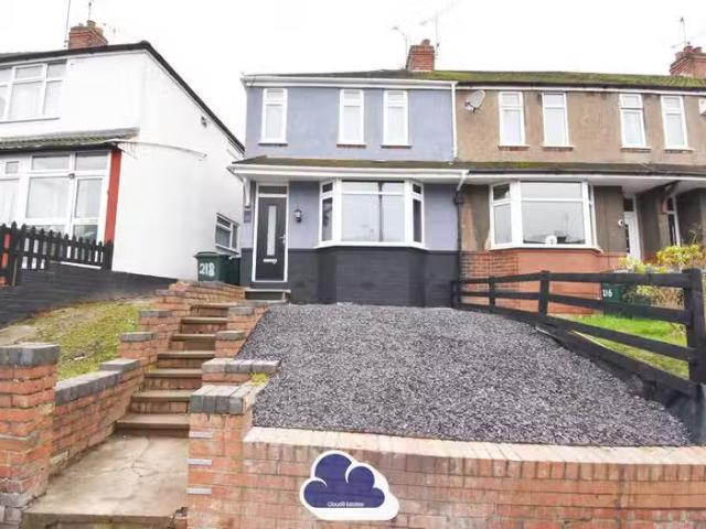 3 bedroom end of terrace house for rent in Nuffield Road, Cour.