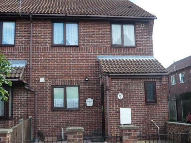 3 Bedroom End Of Terrace House For Rent In Southtown