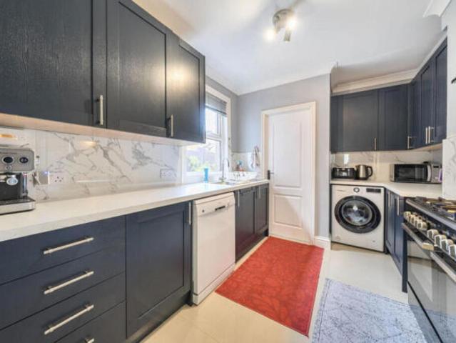 3 bedroom end of terrace house for rent in Southlands Road, Bromley, BR2