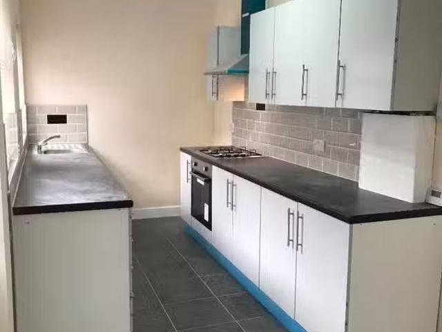 3 bedroom end of terrace house for rent in Shakespeare Street.