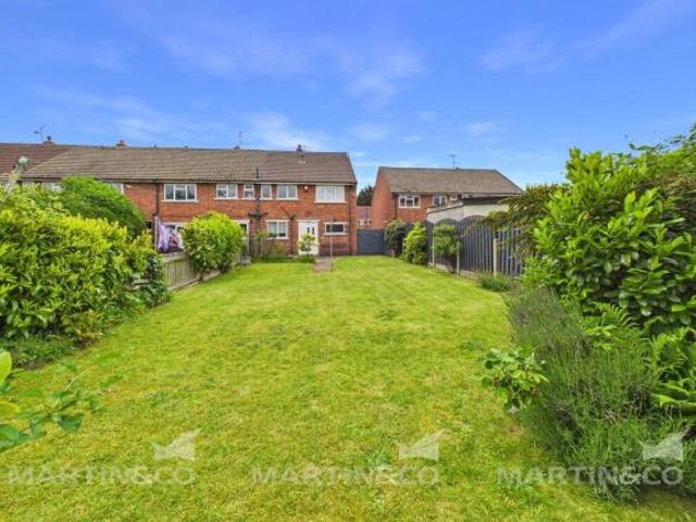 3 bedroom end of terrace house for rent in Shetland Gardens, Intake, DN2