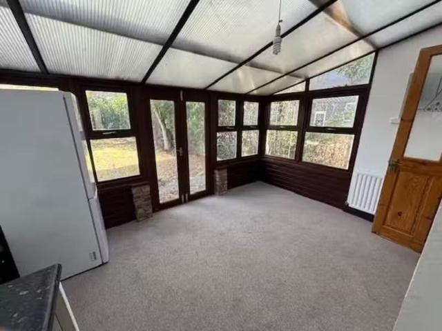 3 bedroom end of terrace house for rent in Shirley Road, Croyd.