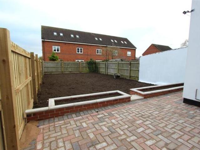 3 bedroom end of terrace house for rent in Shrivenham Road, Swindon, Wiltshire, SN1