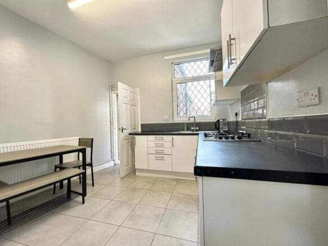 3 bedroom end of terrace house for rent in Silverton Road, Edgwick, Coventry, CV6