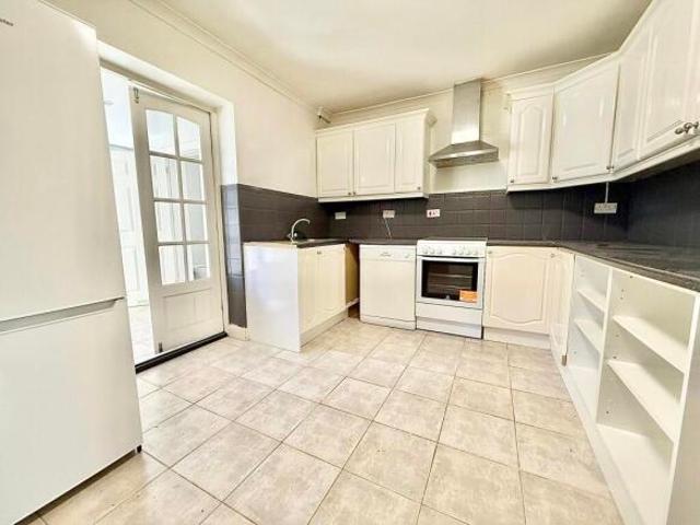 3 bedroom end of terrace house for rent in SIR HENRY PARKES ROAD, Coventry, CV5