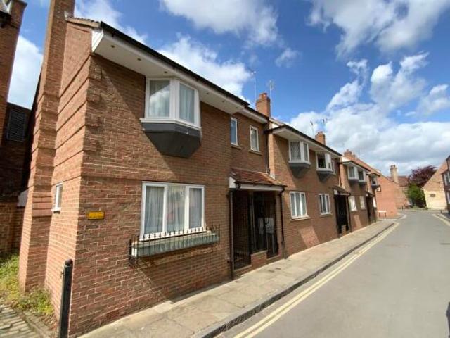 3 bedroom end of terrace house for rent in St. Andrewgate, York, YO1