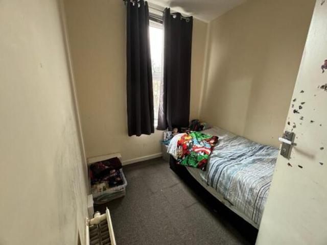3 bedroom end of terrace house for rent in St Hildas Place, Leeds, LS9
