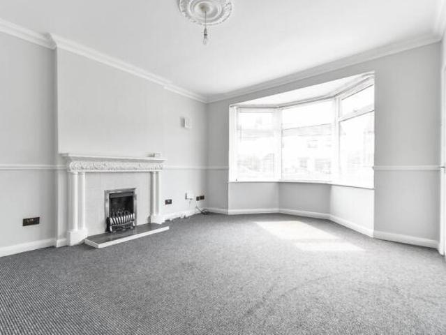 3 bedroom end of terrace house for rent in St Nicholas Avenue, Hull, East Yorkshire, HU4