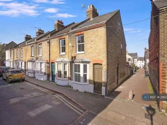 3 bedroom end of terrace house for rent in St Peters Grove, Ca.