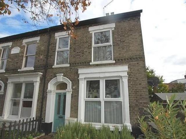 3 bedroom end of terrace house for rent in St Philips Road Norwich NR2