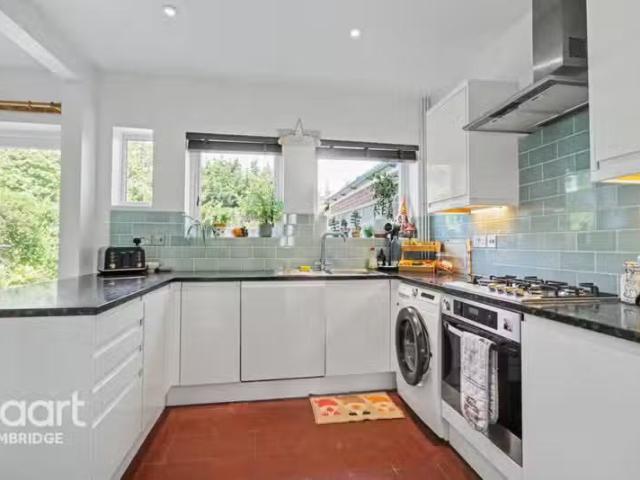 3 bedroom end of terrace house for rent in Stanesfield Road, C.