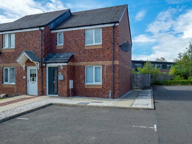 3 bedroom end of terrace house for rent in Sweet Thorn Drive Lindsayfield G75 9FR G75