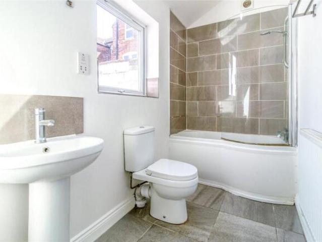 3 bedroom end of terrace house for rent in Swindon Road, Old Town, Swindon, Wiltshire, SN1