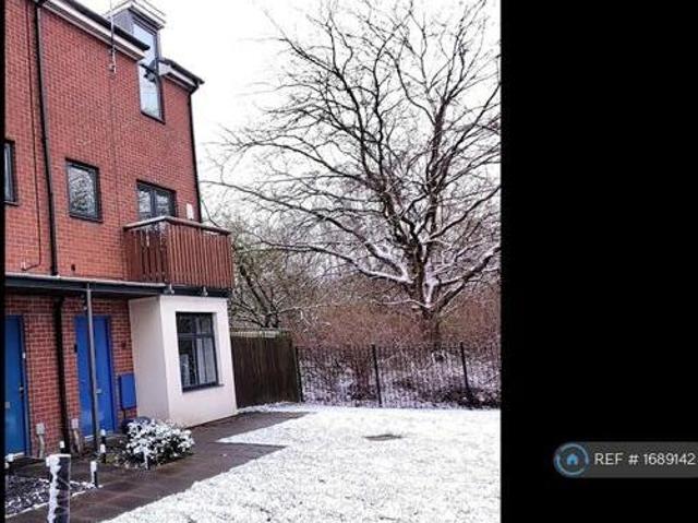 3 Bedroom End Of Terrace House For Rent In Swinton, Manchester