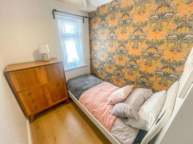 3 bedroom end of terrace house for rent in Parkgate Road, Holbroooks, Coventry, CV6