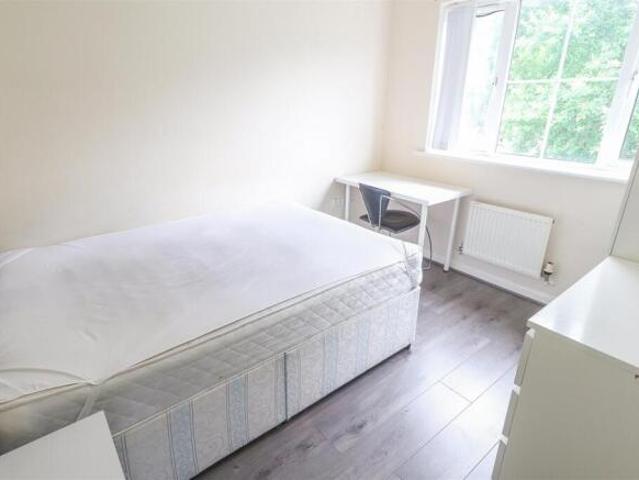 3 bedroom end of terrace house for rent in Peckstone Close, City Centre, Coventry, CV1