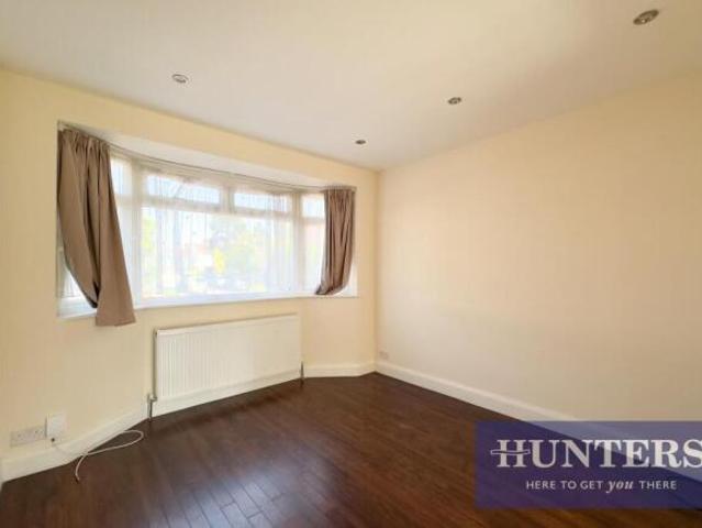 3 bedroom end of terrace house for rent in Pembury Avenue, Worcester Park, KT4 8BU, KT4