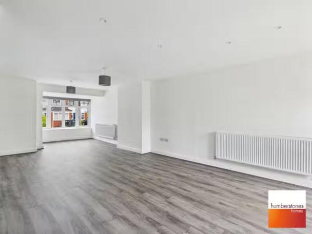 3 bedroom end of terrace house for rent in Pinewood Drive Ba.