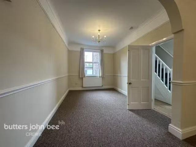 3 bedroom end of terrace house for rent in Queen Street, CREWE.