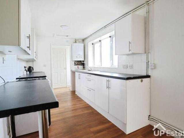 3 bedroom end of terrace house for rent in Roman Road, Coventry, CV2