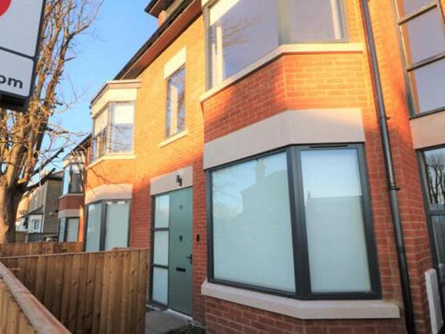3 Bedroom End Of Terrace House For Rent In Romford, Essex
