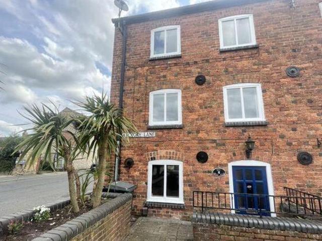 3 Bedroom End Of Terrace House For Rent In Rectory Lane, Waddington