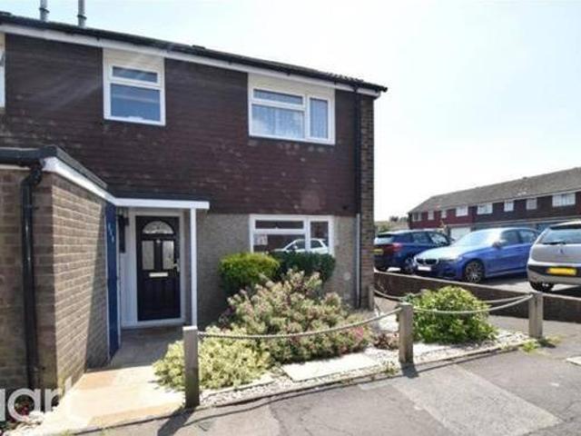 3 bedroom end of terrace house for rent in Russett Way BR8