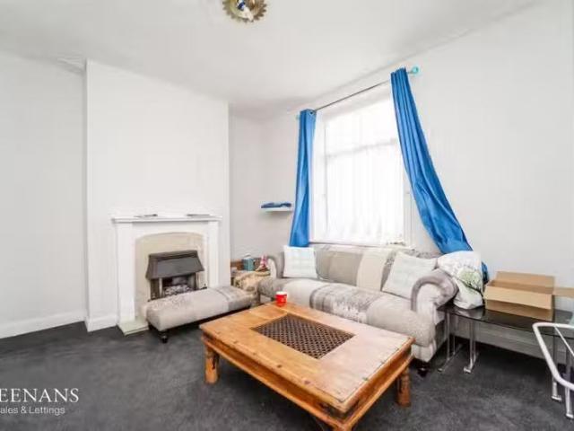3 bedroom end of terrace house for rent in Woodlands Road, Nel.