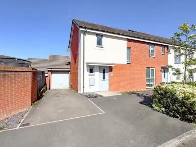 3 bedroom end of terrace house for rent in Wallshut Wood, Bris.