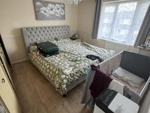3 bedroom end of terrace house for rent in Walton Close, Woodley, Reading, Berkshire, RG5