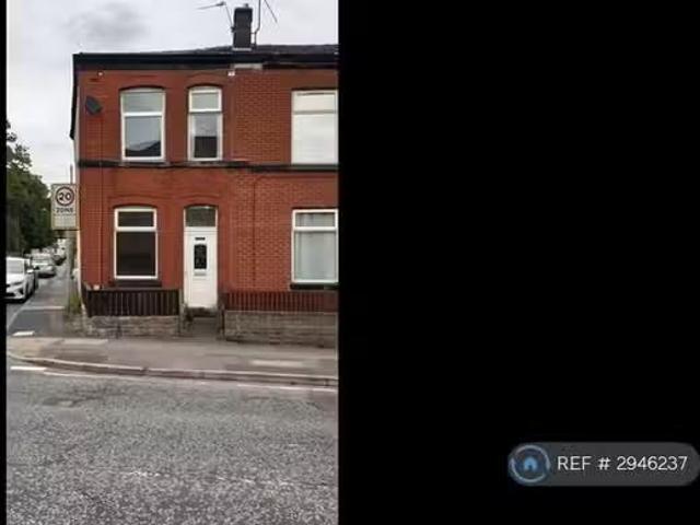 3 bedroom end of terrace house for rent in Wash Lane, Bury, BL9