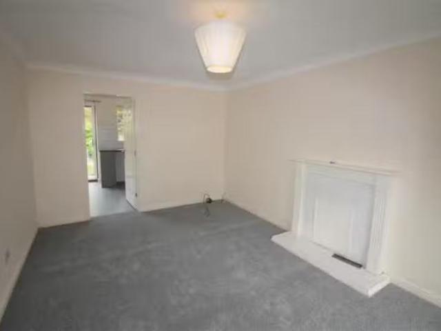 3 bedroom end of terrace house for rent in Wellsbourne Road, B.