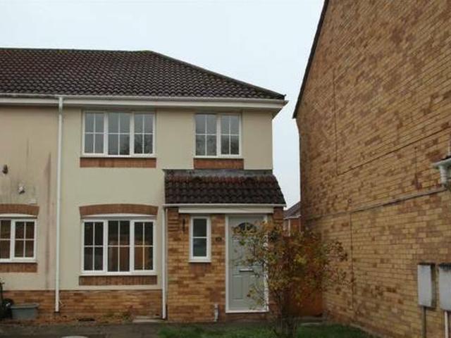 3 bedroom end of terrace house for rent in Wentworth Crescent Beggarwood Basingstoke RG22