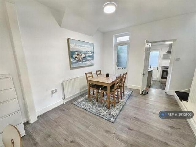 3 bedroom end of terrace house for rent in White Road, London, E15