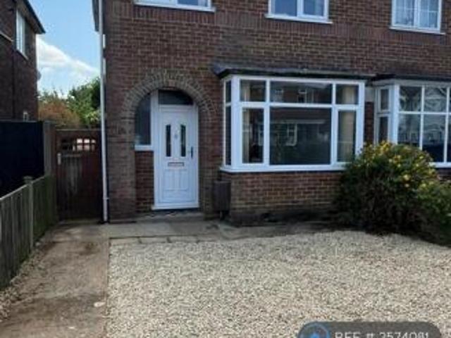 3 bedroom end of terrace house for rent in Winchester Road, Bedford, MK42