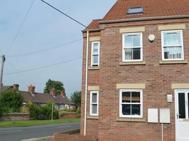 3 Bedroom End Of Terrace House For Rent In Winterton