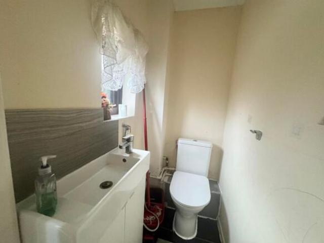 3 bedroom end of terrace house for rent in Wulfric Close, Manor Top, S2