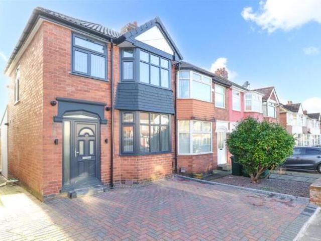3 bedroom end of terrace house for rent in The Martyrs Close, Cheylesmore, Coventry, CV3