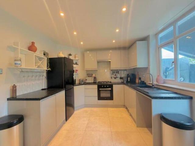 3 bedroom end of terrace house for rent in Thirlmere Avenue, Reading, RG30