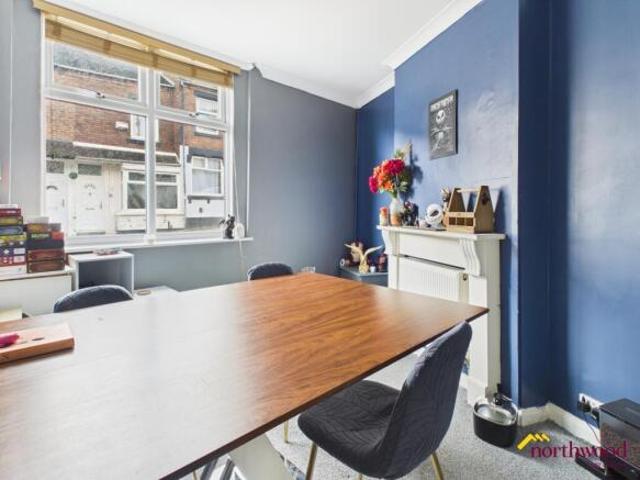 3 bedroom end of terrace house for rent in Tintern Street, Hanley, ST1